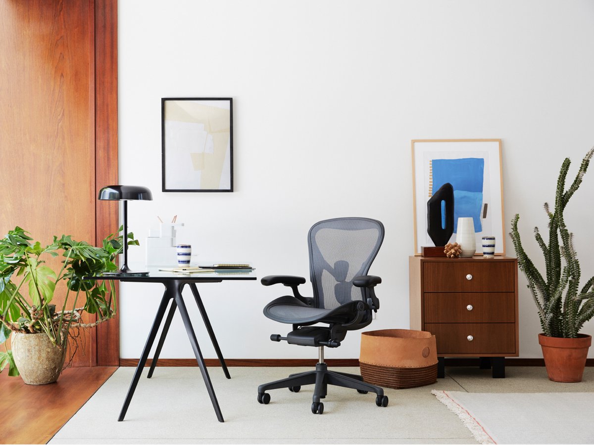 New Aeron Chair Graphite in Size B– OUT OF STOCK